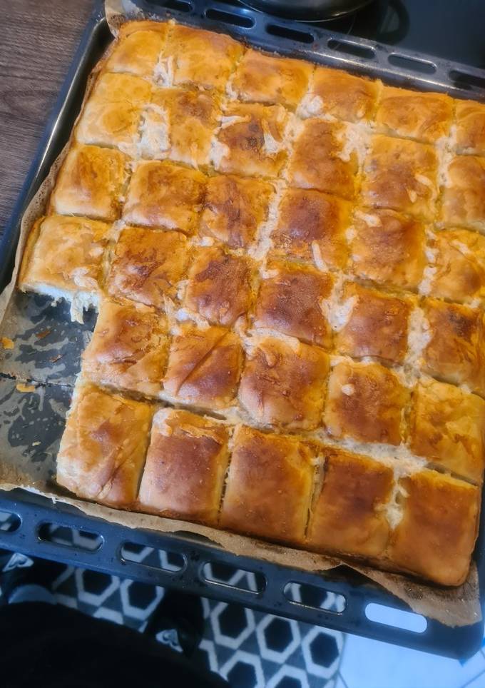 Κοτόπιτα με σπιτικό φύλλο Συνταγή από τον/την Eirini Spn - Cookpad