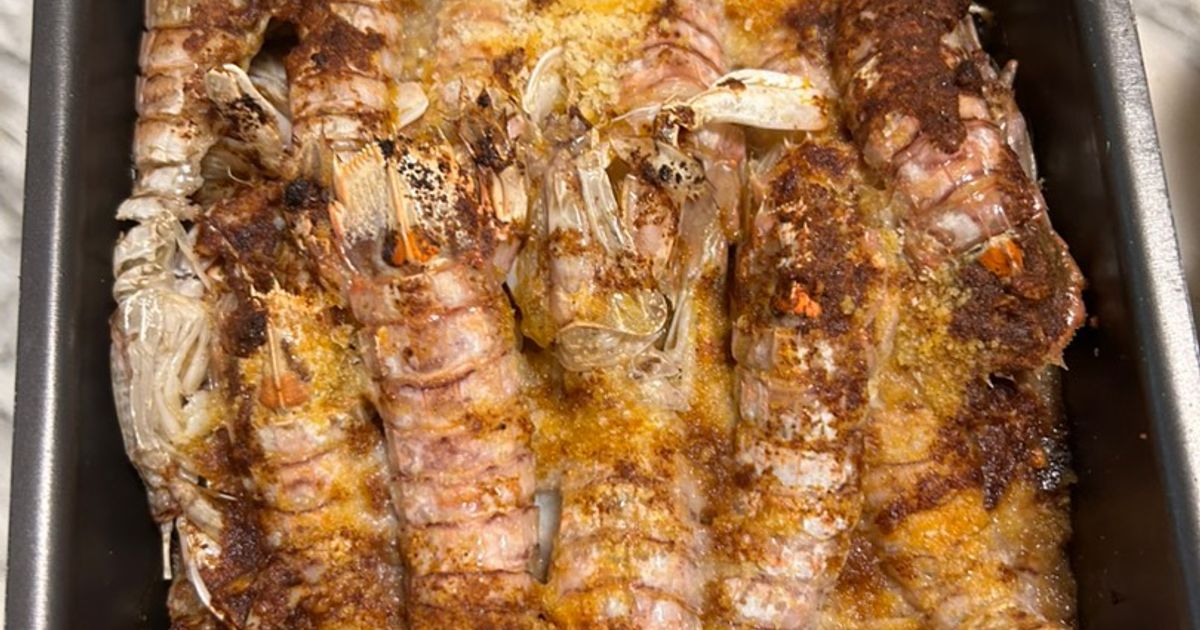 Ricetta Cicale Di Mare (Canoce) In Forno Con Burro E Paprika di ...