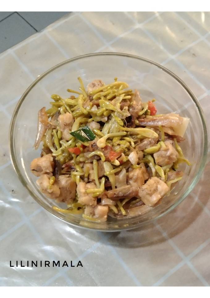 Resep Tumis Tempe Teri Bunga Pepaya oleh Nirmala Lili - Cookpad