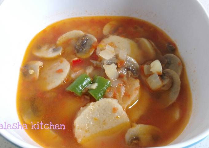 Resep Sup Jamur Tomat Pedas oleh Devalesha Kitchen - Cookpad