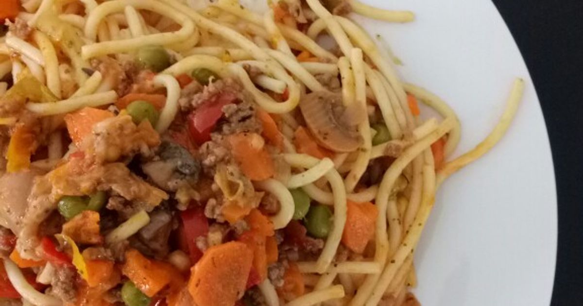 Spaghetti With The Lot Vegetable Sauce Recipe by Aini