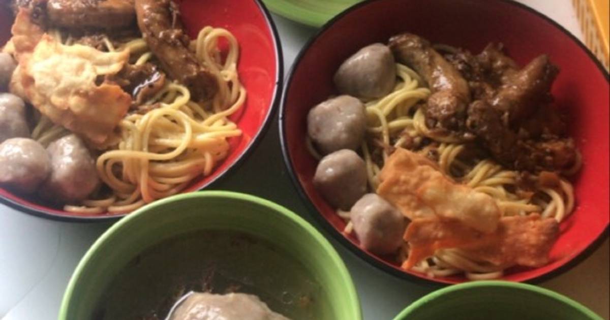 Resep Mie ayam kampung bakso bogem pangsit goreng oleh Bella Tipene - Cookpad