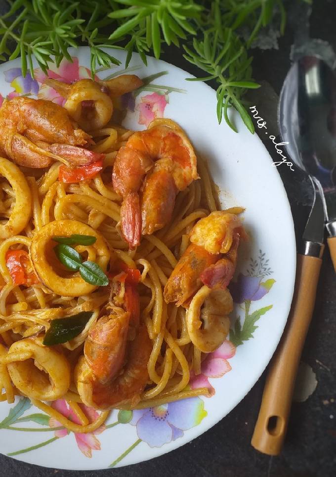 Resipi Pasta Tomyam Seafood Berkrim oleh Adawiyah Mohd Sharun - Cookpad