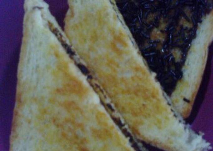 Resep Roti tawar panggang meises oleh Pawon Aviva - Cookpad