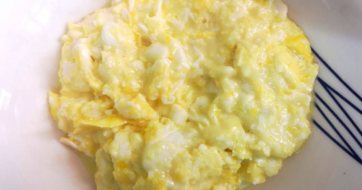 Huevo revuelto a los 3 quesos Receta de Romy Repetto- Cookpad