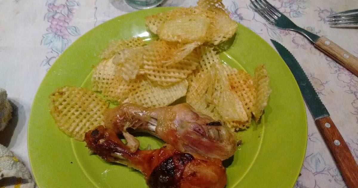 Patitas de pollo a la mostaza con papas rejilla Receta de Yamila- Cookpad