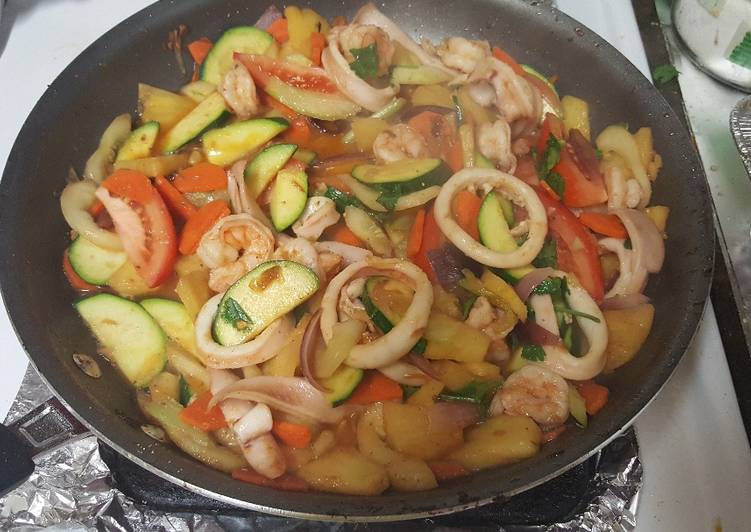 Cách Làm Món Tôm, mực xào rau củ của Nhung Dinh - Cookpad