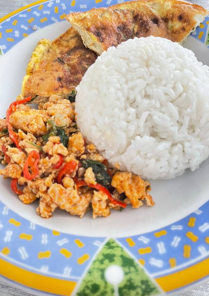 Resep Basil Chicken Rice with Basil Omelette oleh The Erlims’ Meal ...
