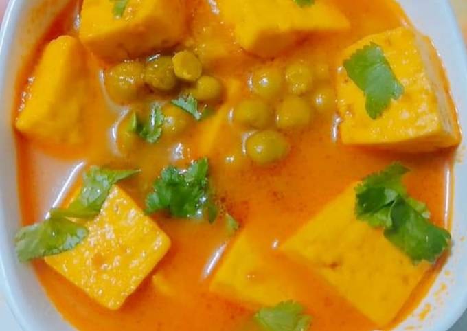 Matar (peas) paneer Recipe by Gunjan Dhawan - Cookpad