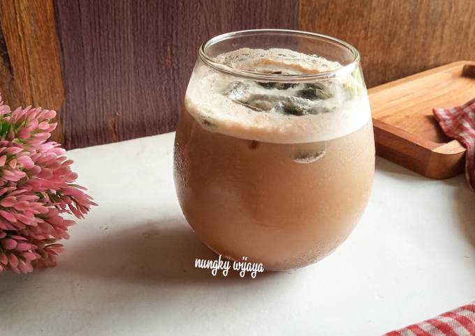 Resep Es Coklat Oreo oleh Nungky Wijaya - Cookpad