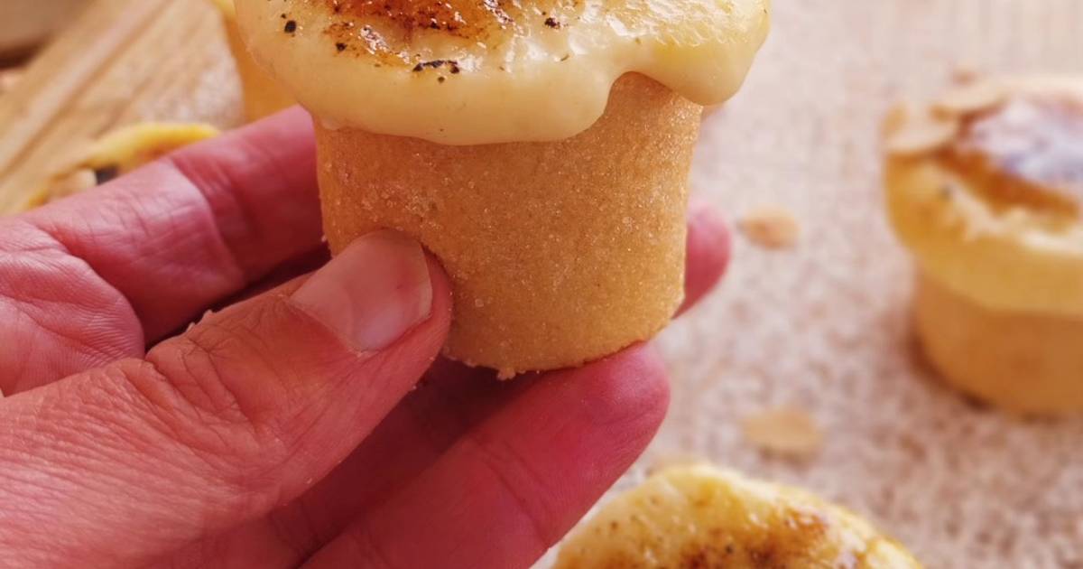 Mini piononos de praliné de avellanas y nueces con crema Receta de Toni ...