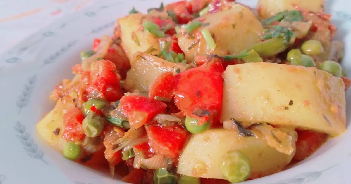 Aloo Matar gajar Recipe by Shagufta Arif - Cookpad