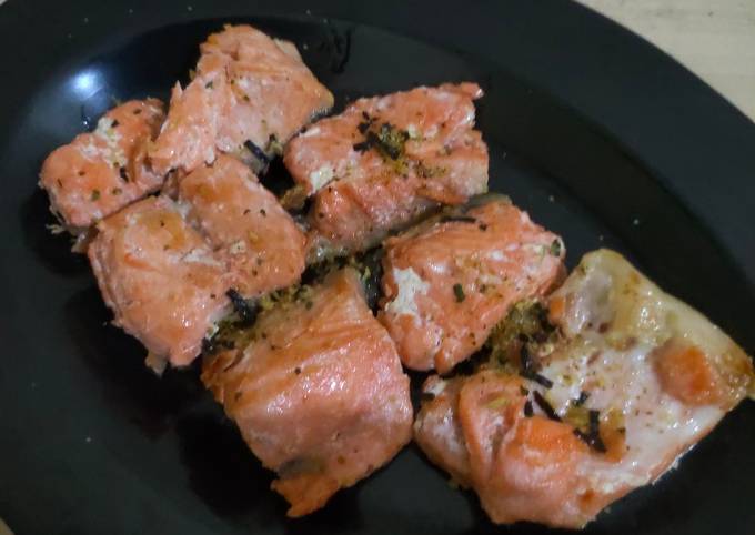Resep Salmon Goreng Simple oleh Mrs.Madygar - Cookpad