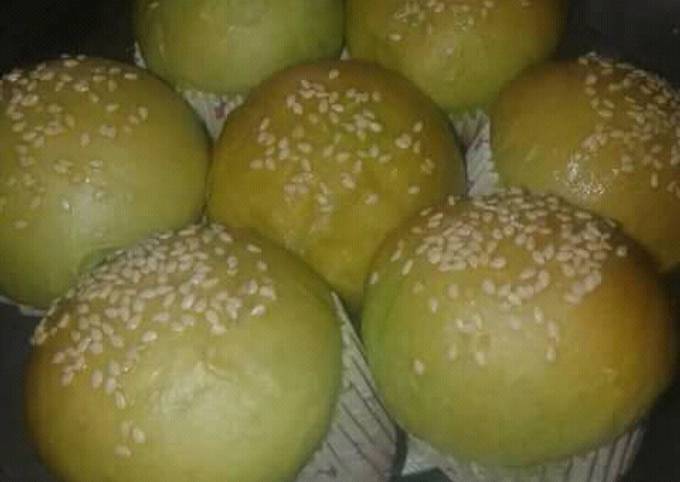 Resep Roti manis pandan isi selai nanas oleh Fiki Ikmaliyah - Cookpad