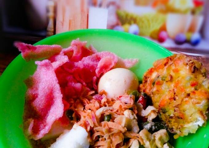 Resep Lontong sayur tauco oleh Annisa sr - Cookpad