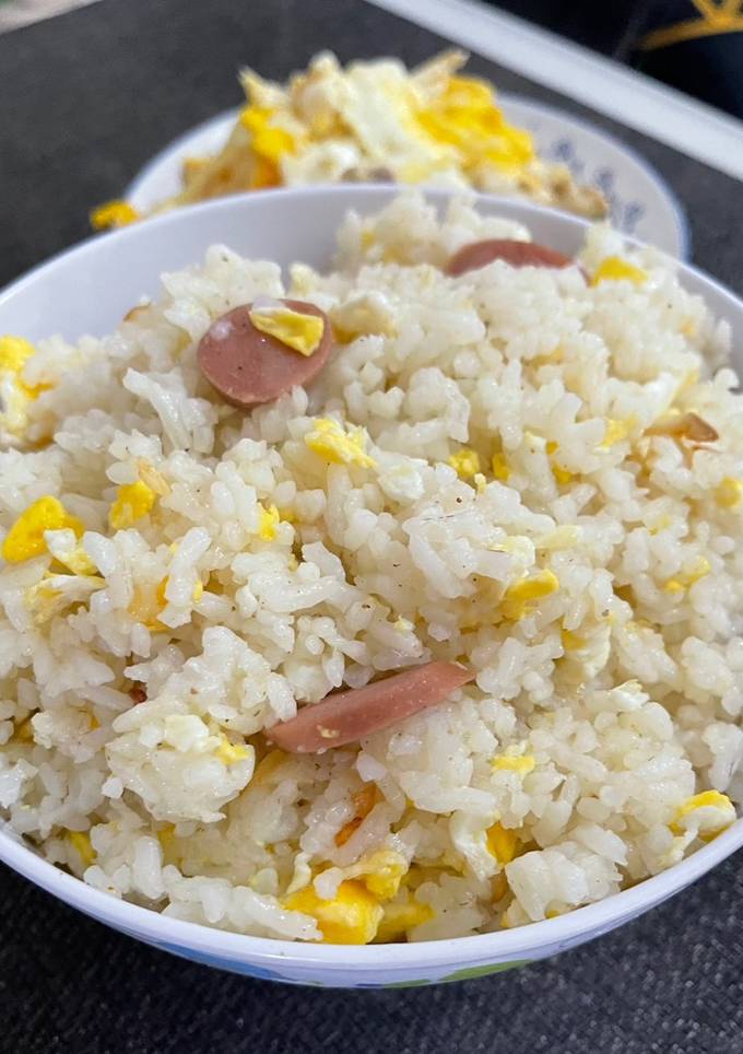 Resep Garlic Butter Fried Rice oleh Dzara Ivoni - Cookpad