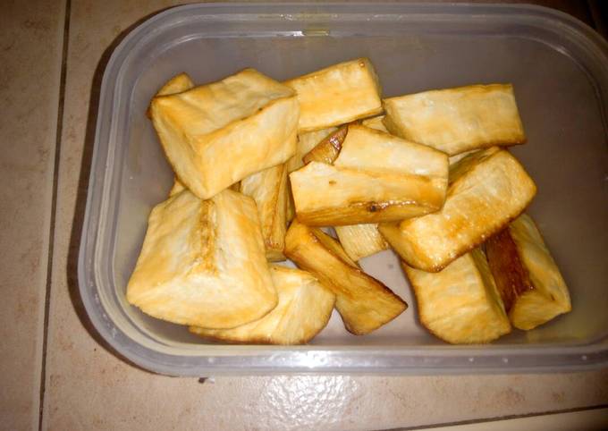 Deep fried cassavas Recipe by Everlyne Chinyavu - Cookpad