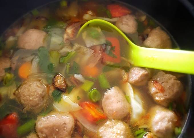 Resep Sup Bakso Simple oleh Mutabikh Uwmi (مطبخ اومي) - Cookpad