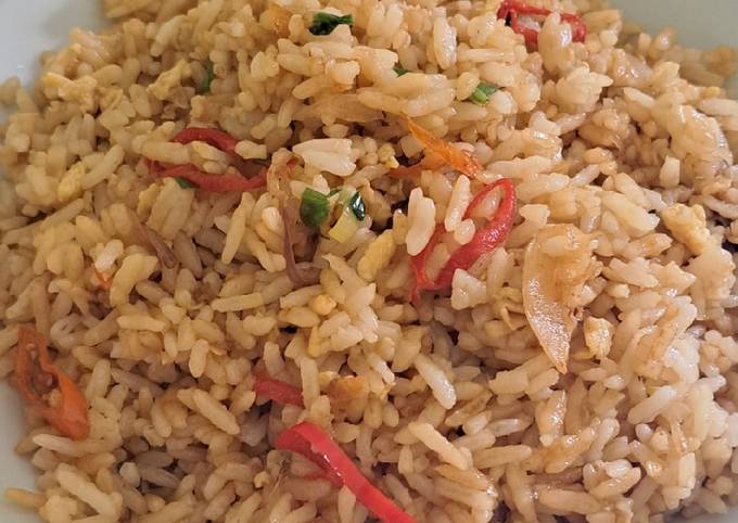 Resep Nasi goreng bumbu iris sederhana oleh Pretty Valentine - Cookpad