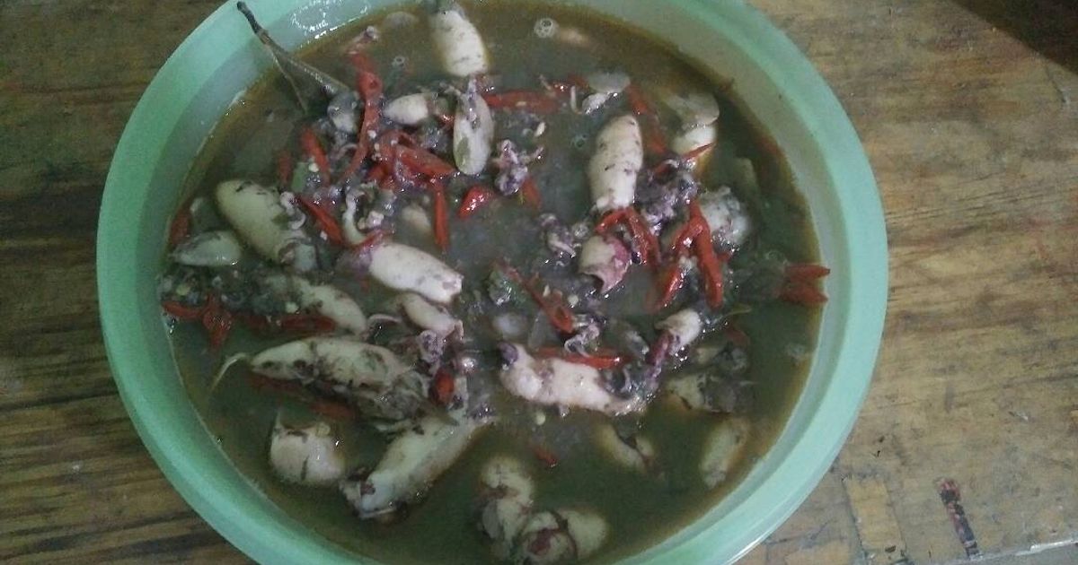 Resep Tumis Cumi Extra Pedaz oleh Rianti Faizah Sarah Aprilia - Cookpad