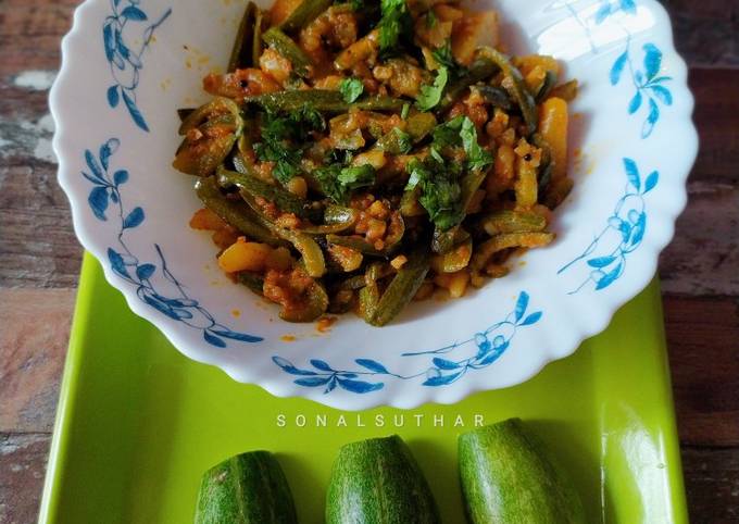 Parwal Sabji Recipe by Sonal Gaurav Suthar - Cookpad