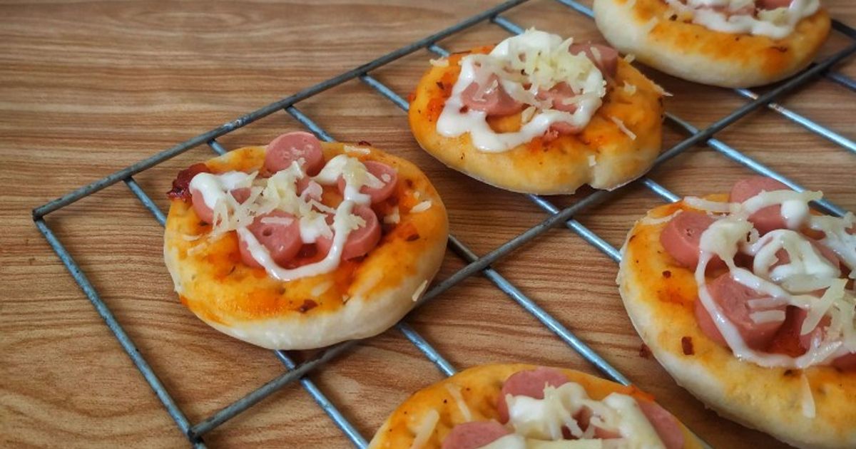 Resep Pizza Mini Ekonomis Jual 2000an oleh Mama Rara - Cookpad