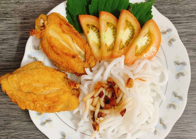 Cách Làm Món Bún gà chiên của Lê Minh Vie - Cookpad