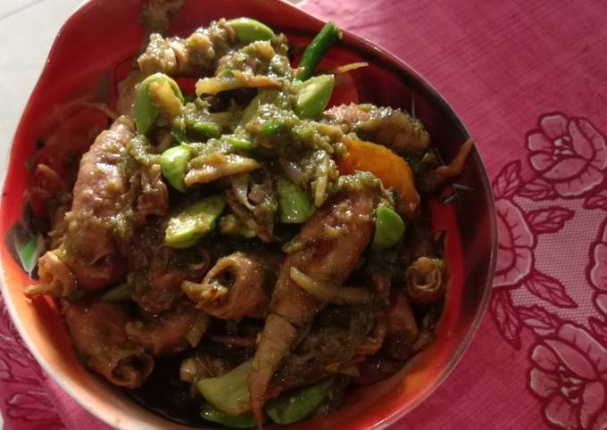 Resep Sambal Baby Cumi Pete Cabe Ijo oleh 🌿nur_khoimah 🌿 - Cookpad