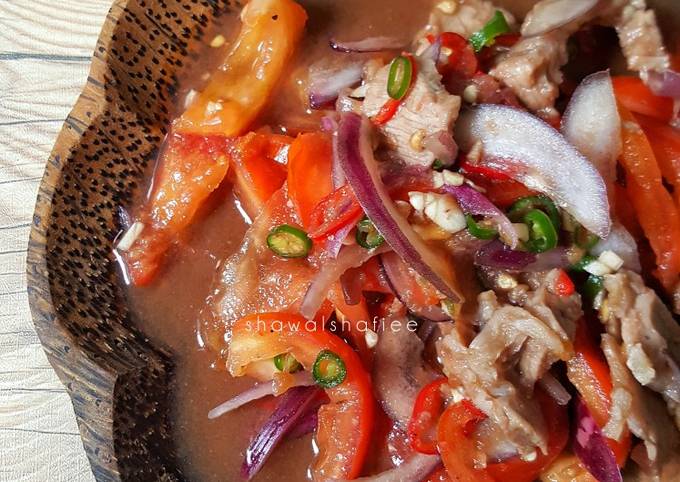 Resipi Air Asam Tomato Daging Rebus oleh Shawal Shafiee - Cookpad