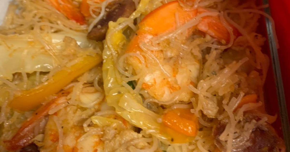Pancit Bihon (Sautéed Filipino Rice Noodles) Recipe by Paulette Marie ...