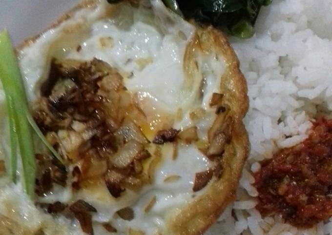 Resep Nasi Telor Ceplok Kecap Asin Khas Pontianak oleh KasMira - Cookpad