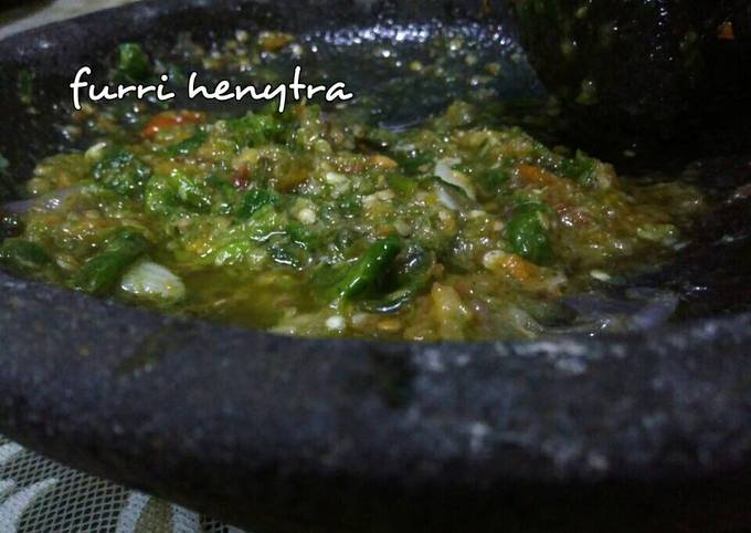 Resep Sambel Ijo Tomat oleh Furri Henytra - Cookpad