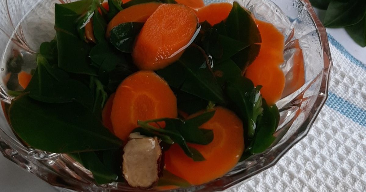 Resep Sayur Bening Daun Ginseng oleh HerlinaCs Lim - Cookpad