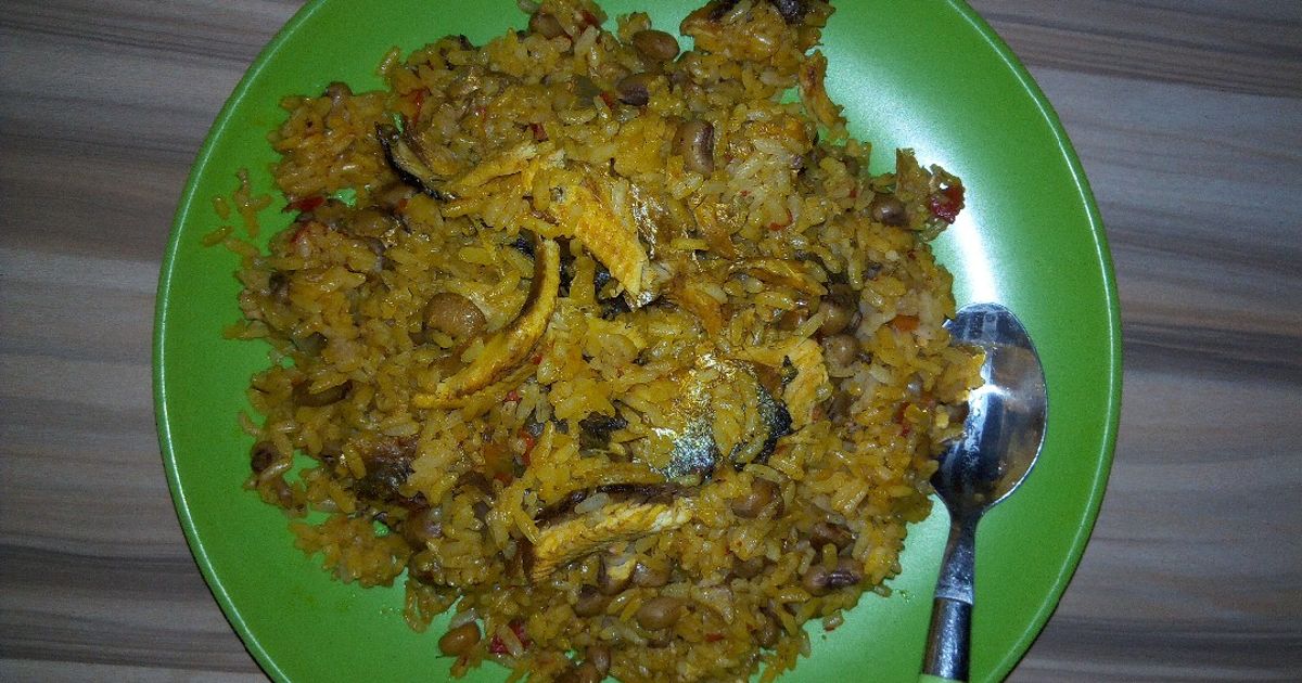Jollof Rice And Beans With Locustbeans Cake(daddawa) Recipe by Yar Mama ...