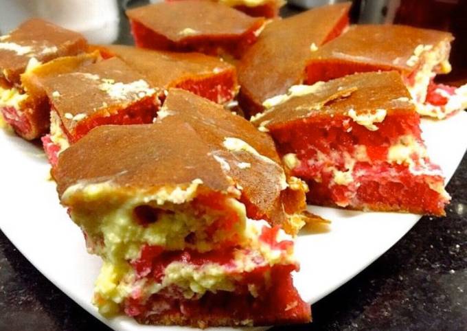 Resep Martabak Red Velvet Cream Cheese oleh Nila Aviana - Cookpad