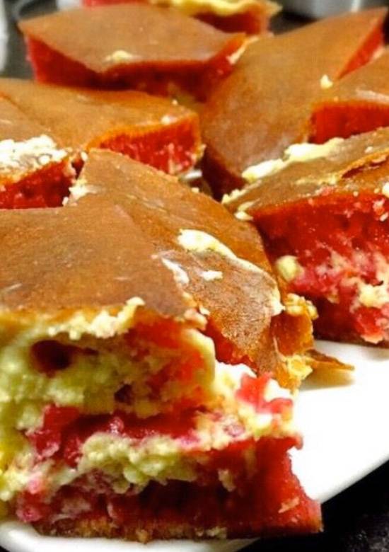 Resep Martabak Red Velvet Cream Cheese oleh Nila Aviana - Cookpad