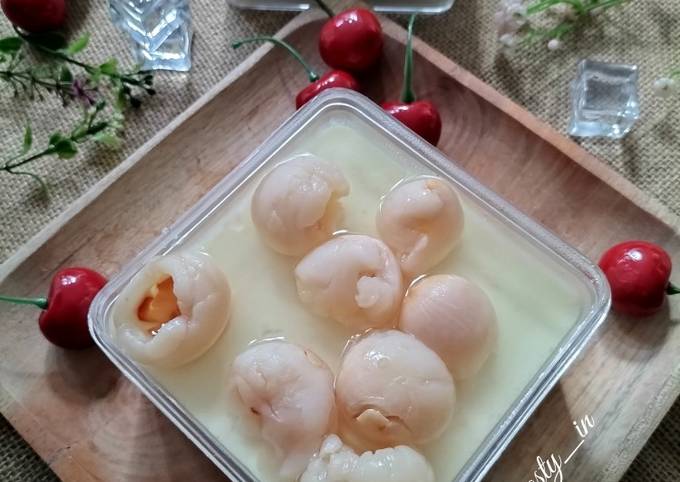 Resep Puding Almond Lychee oleh Ferasty - Cookpad