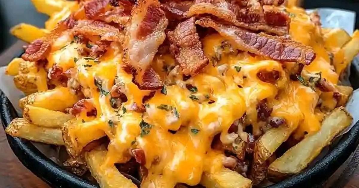 Cheesy Loaded Chili Fries Recipe by Princess Teemah - Cookpad