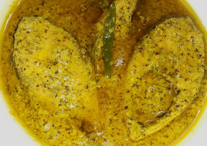 Sorse ilish Recipe by Priyanka Dhar - Cookpad