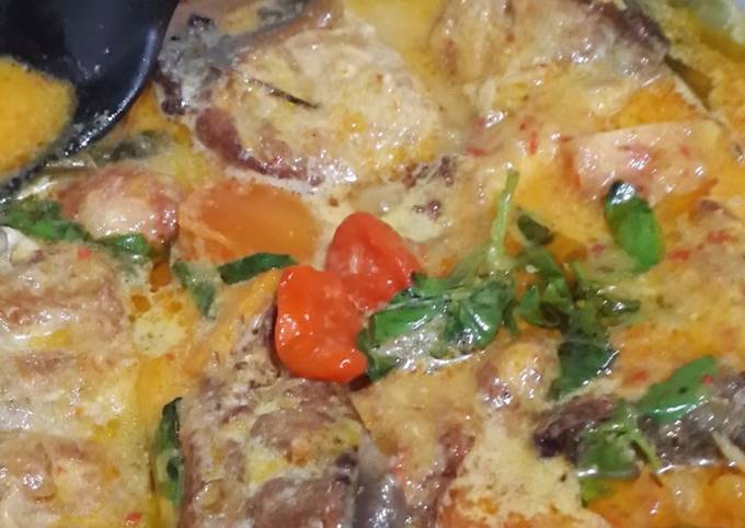 Resep Mangut Iwak Pe (ikan pari) oleh U-pi, Triyaningsih - Cookpad