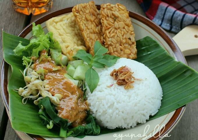 Resep Nasi Pecel Madiun oleh ayunabillarumaropen - Cookpad