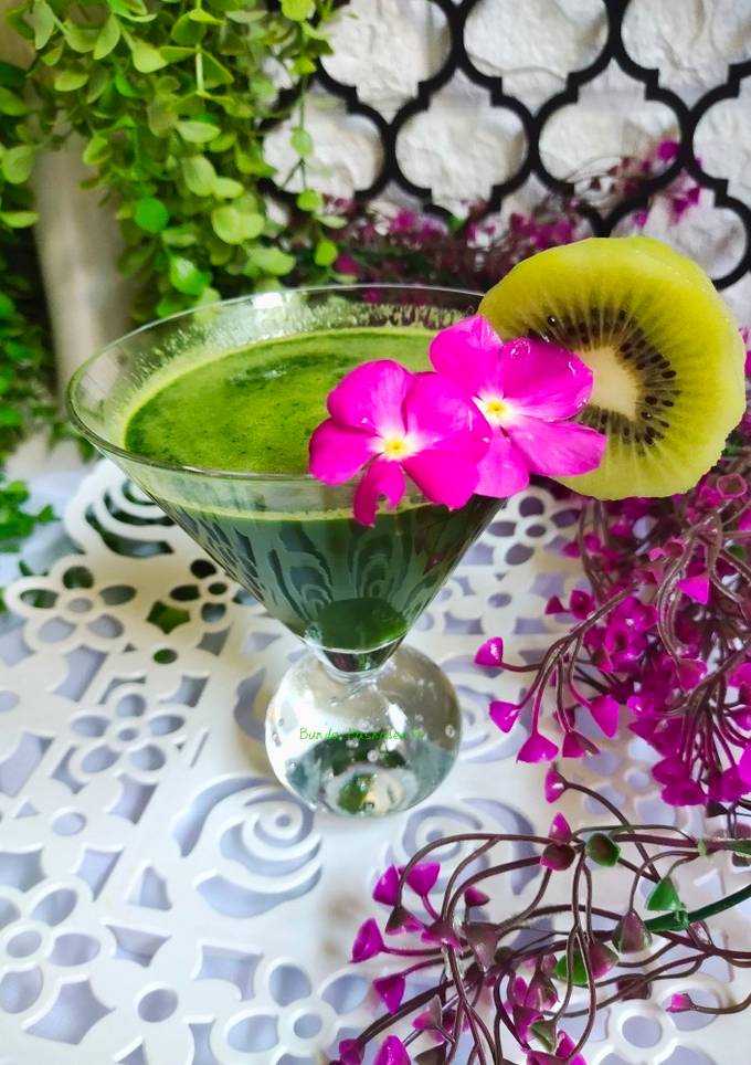 Resep Green Juice Mix Brazil Spinach oleh Bunda Pashalenko - Cookpad