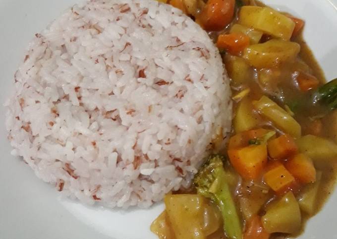Resep Kare Sayuran oleh zein fitria - Cookpad