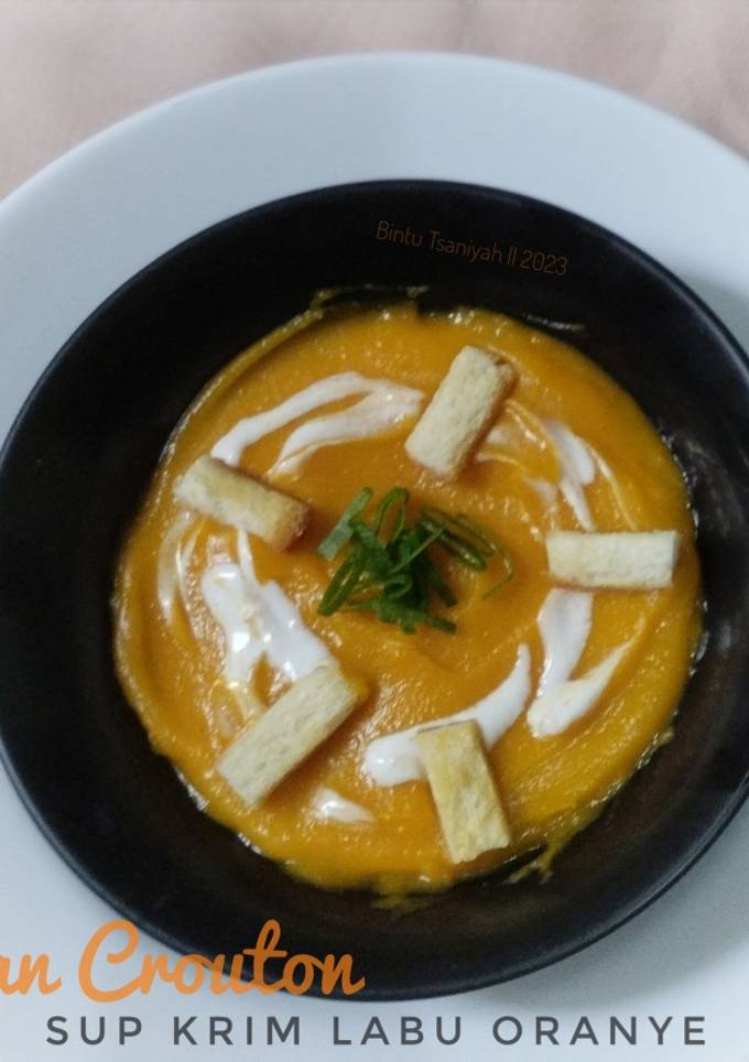 Resep Sup Krim Labu dan Pinggiran Roti Tawar (Crouton) oleh Bintu ...
