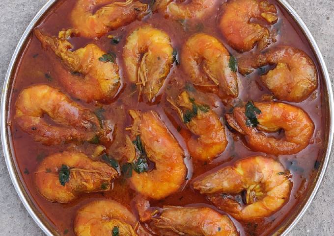 Prawn curry Recipe by The Foodie With The Book - Cookpad