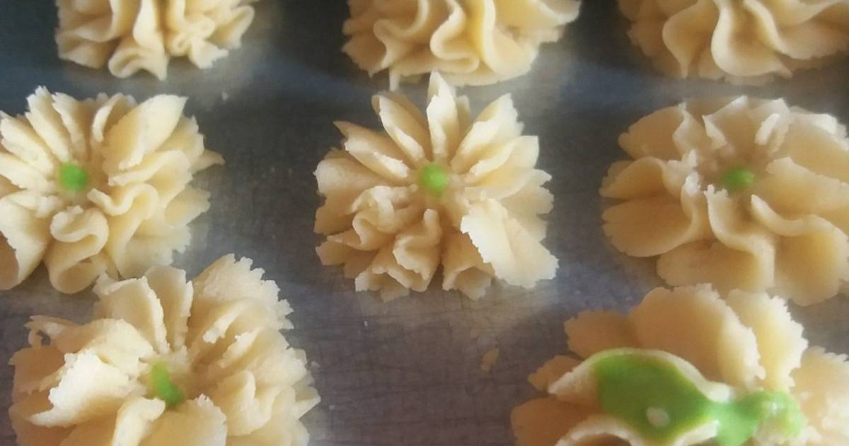 Resep Kue semprit mawar oleh Lia Yunengsih - Cookpad