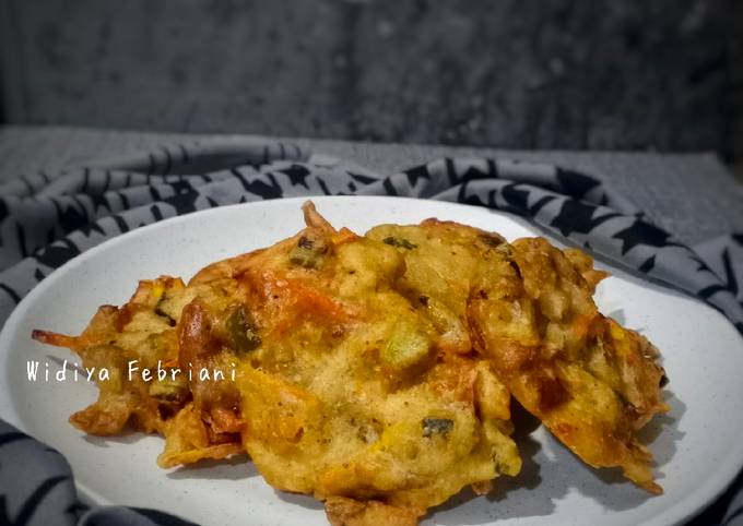 Resep Bakwan / Bala-Bala Kulit Kentang oleh Widiya Febriani - Cookpad