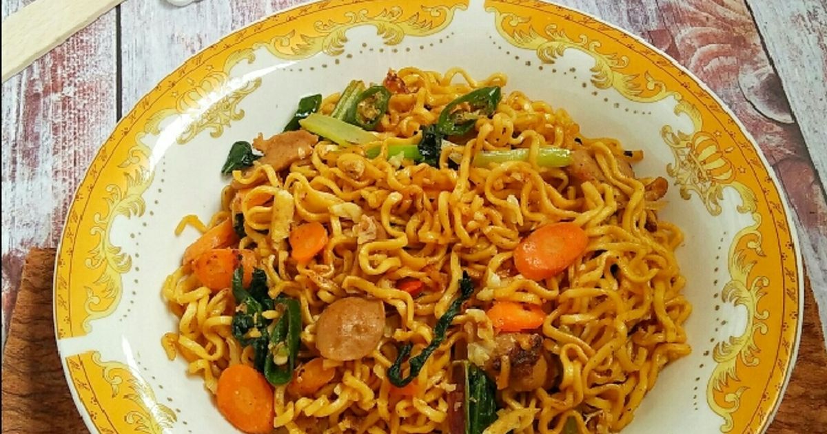 Resep Bakmi Goreng Ulang Tahun Ala Rhine's oleh Fitri Maharani - Cookpad