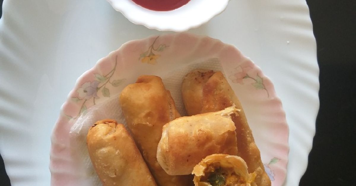 Pery Pery Chicken Cheese Rolls Recipe by Nargis shaikh Shaukat - Cookpad