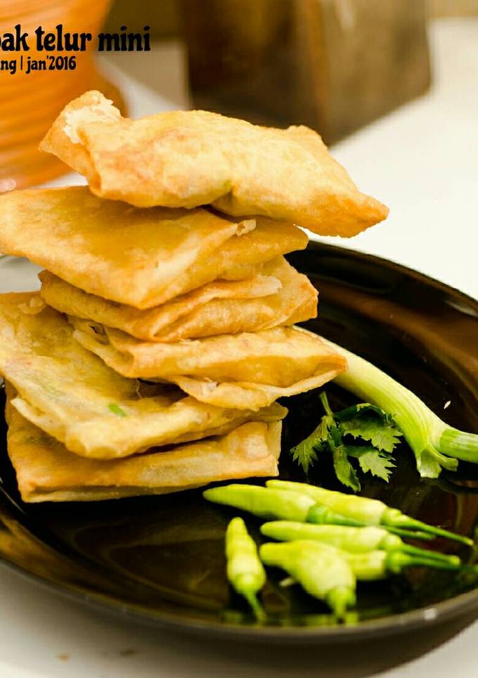 Resep Martabak telur mini sederhana oleh Susi Agung - Cookpad